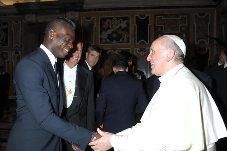 Amazing Photo: Balotelli and Messi With Pope Francis